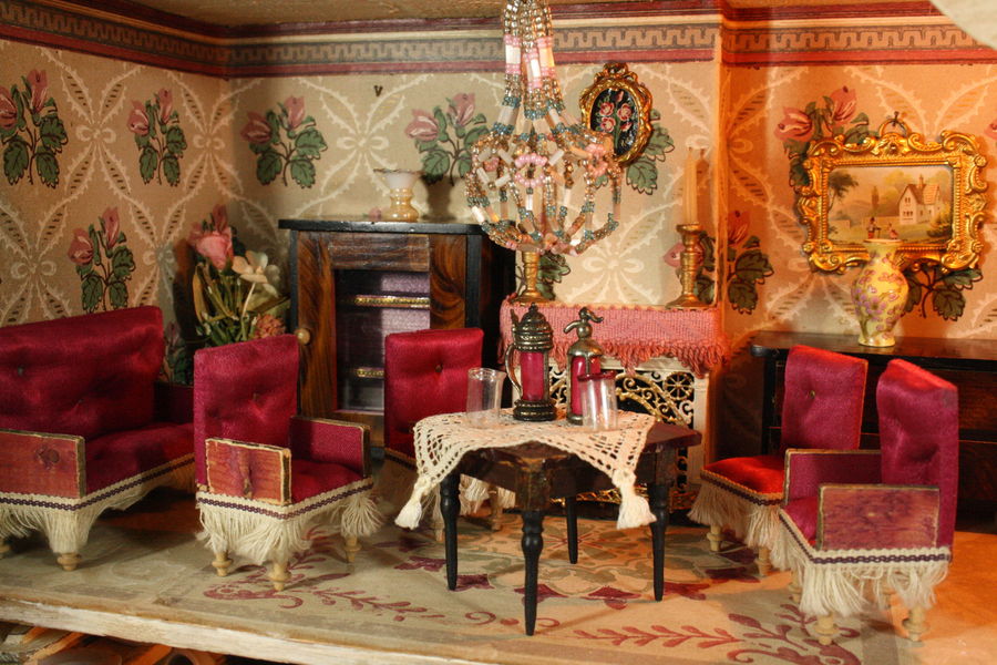 Antique Dolls Houses & Rooms / Antique Silber & Fleming Box-Back Dolls ...