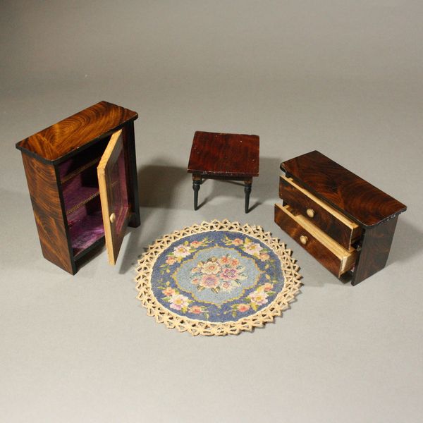 Antique Dolls Houses & Rooms / Antique Silber & Fleming Box-Back Dolls ...